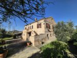 Case restaurate nelle Marche in vendita - ville e casali